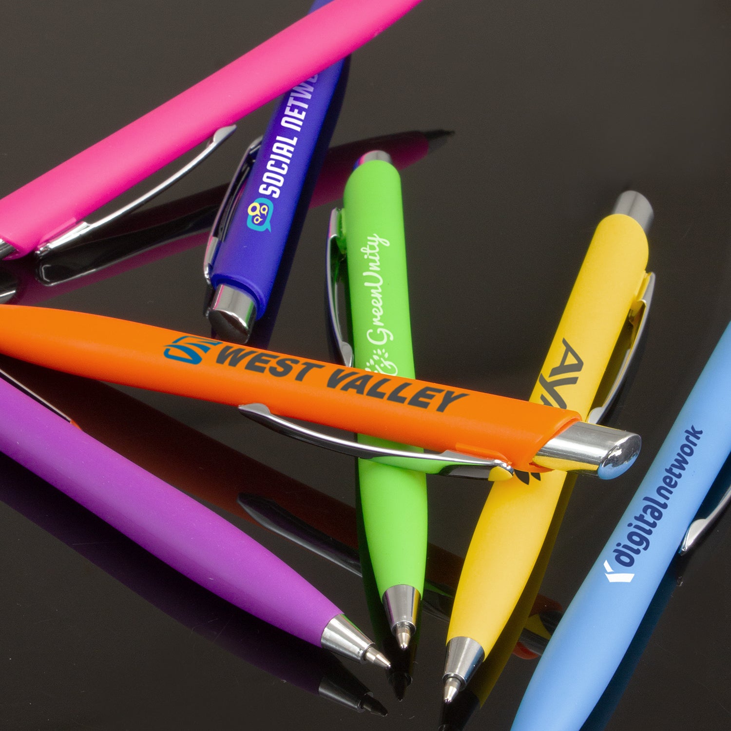 Plastic Pens – Flags Banners Displays