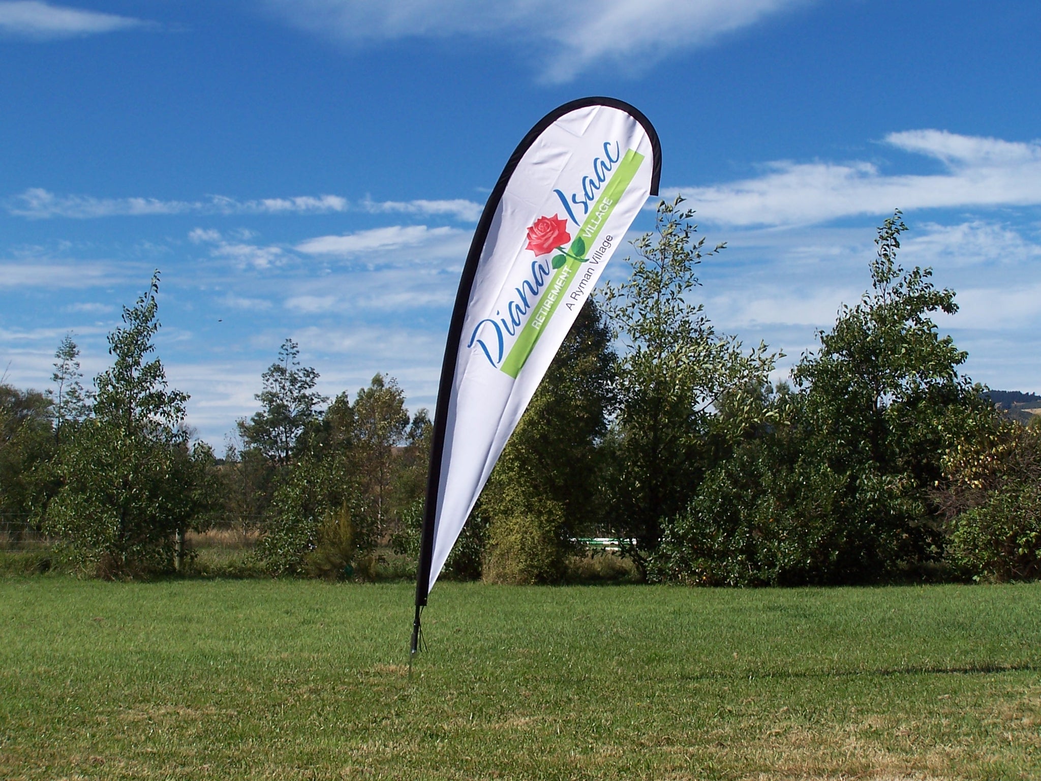 4m Premium Teardrop Flag Set – Flags Banners Displays